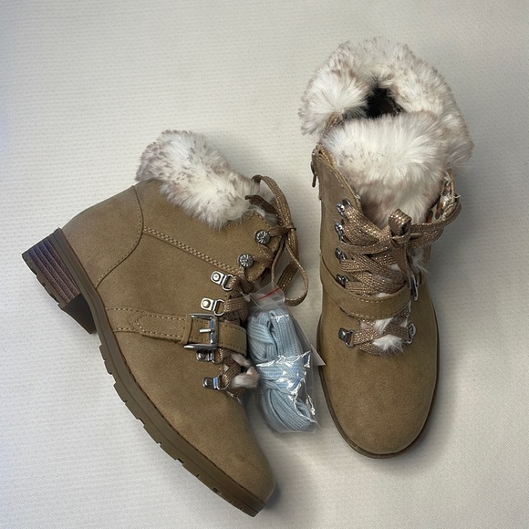 Justice | Shoes | Justice Hightop Boots Sz 6 | Poshmark